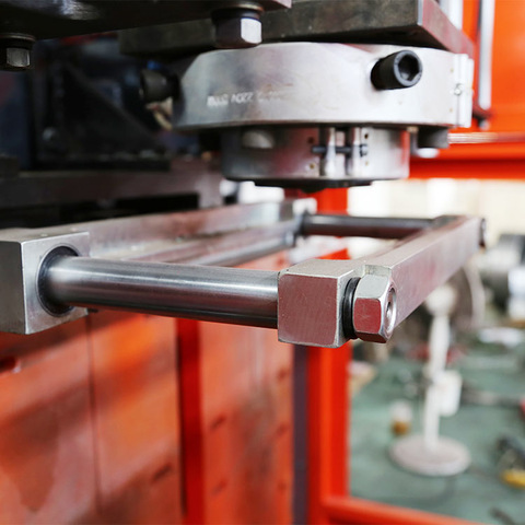 Cold cutting knife for plastic extrusion blow molding machine ...